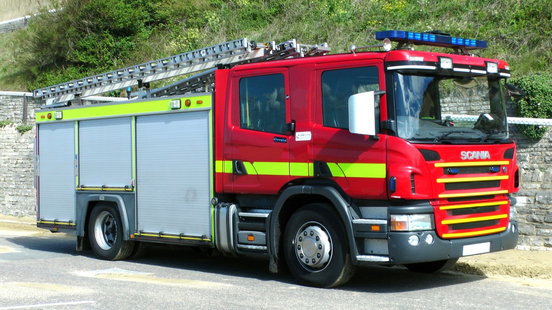 11 fire engines attend Iver barn fire