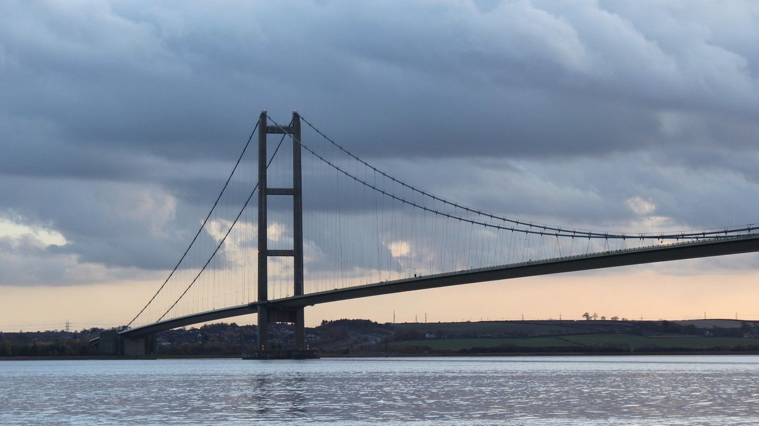 Marine pilot dies whilst working on the River Humber