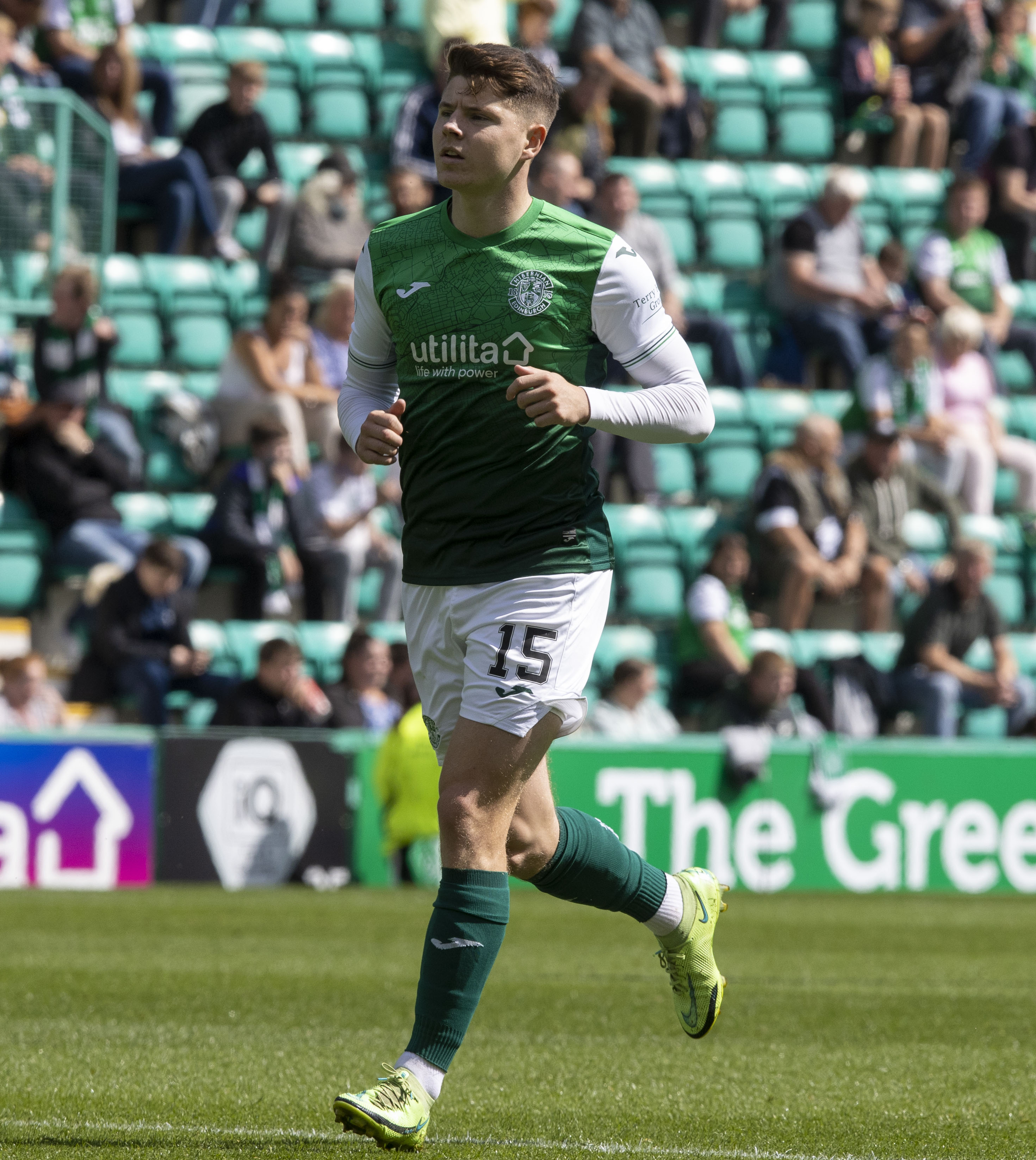 Kevin Nisbet move to Millwall off as striker returns to Hibs