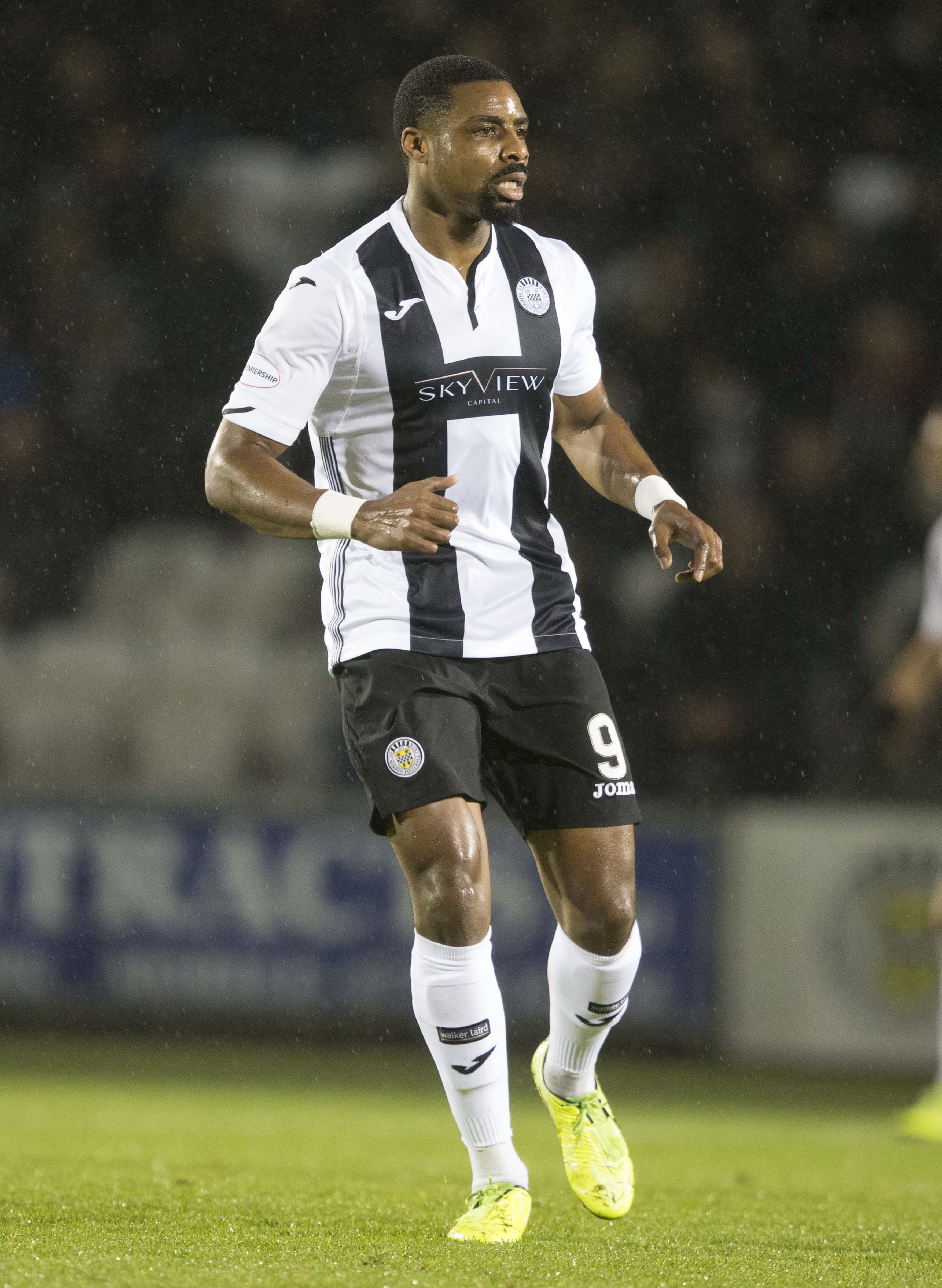 Former St Mirren striker Jon Obika joins Motherwell on loan