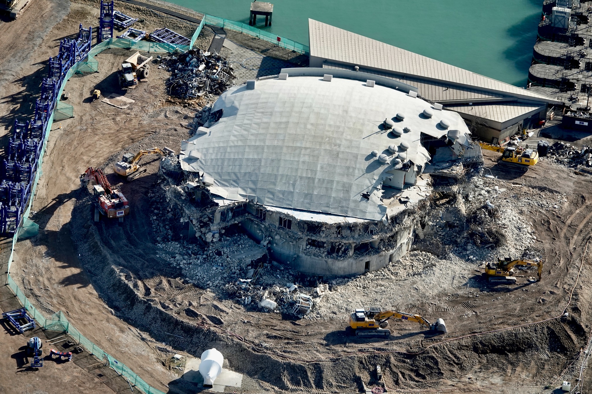 Pictures: demolition of huge "flying saucer" control room | News ...