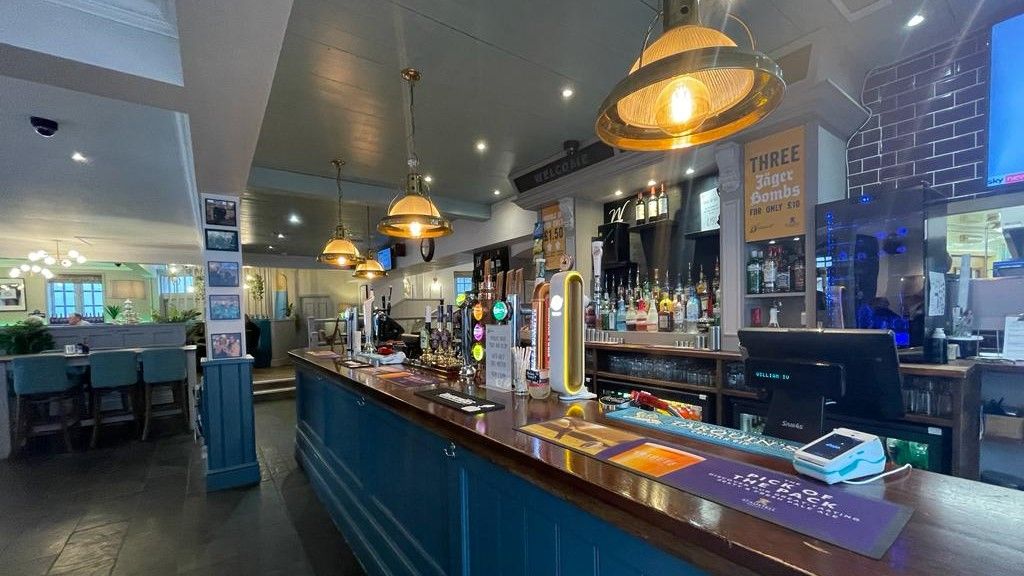 Cornwall pubs face 'perfect storm' of recruitment and costs