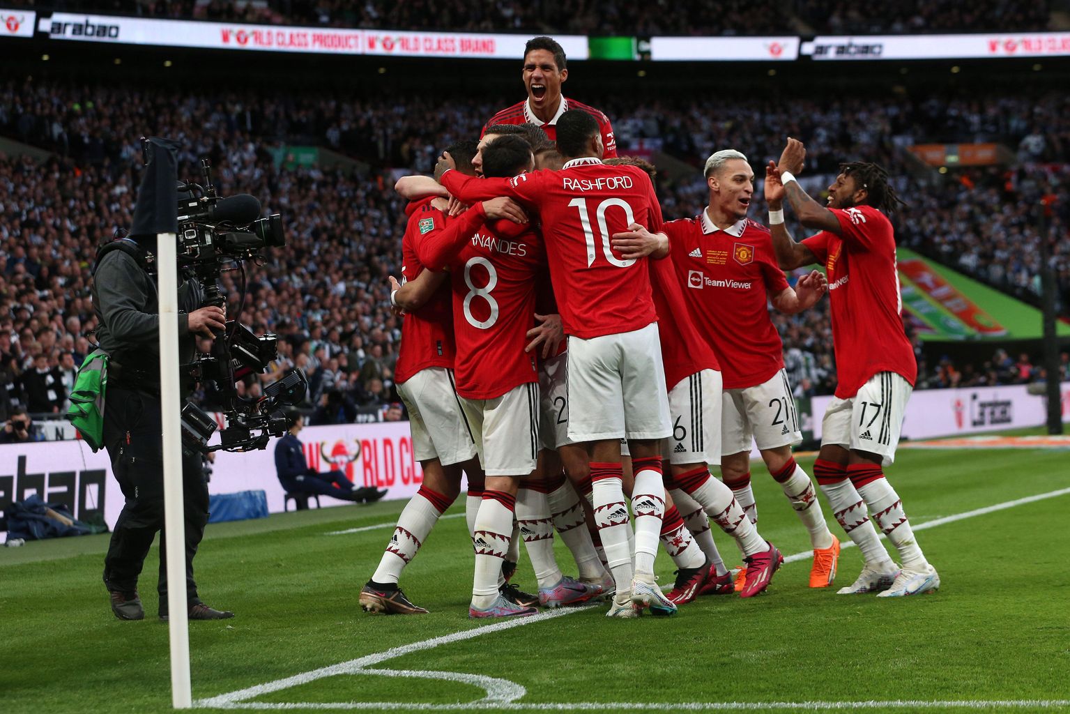 Manchester United claim first trophy for almost six years