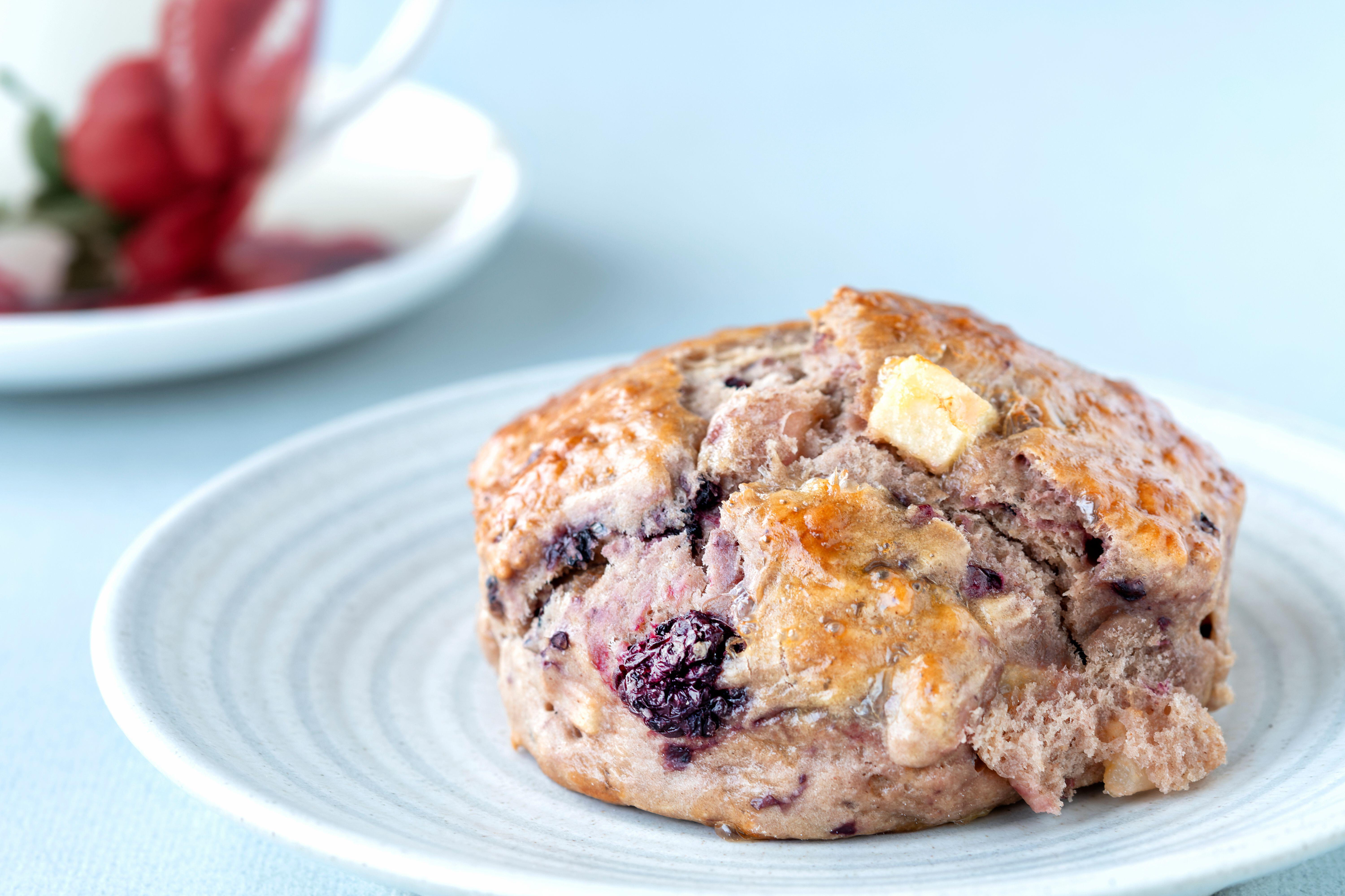Woman completes 10 year aim to sample a scone at every possible ...