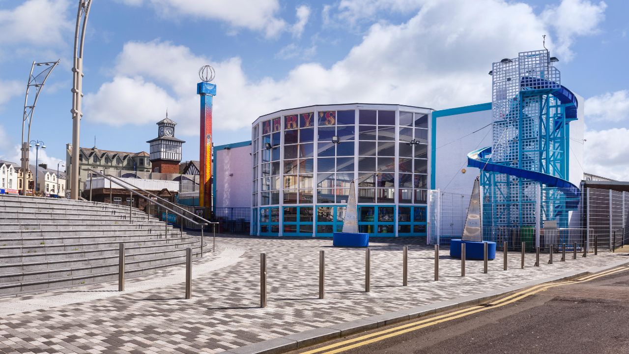 Curry's Fun Park dismantle 'Big Dipper' for new outdoor water ride ...