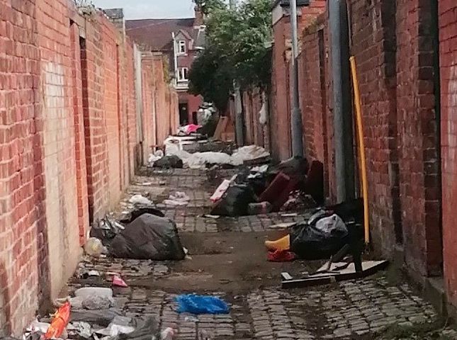 Two-tonne clean-up gives back alley new lease of life in Middlesbrough ...