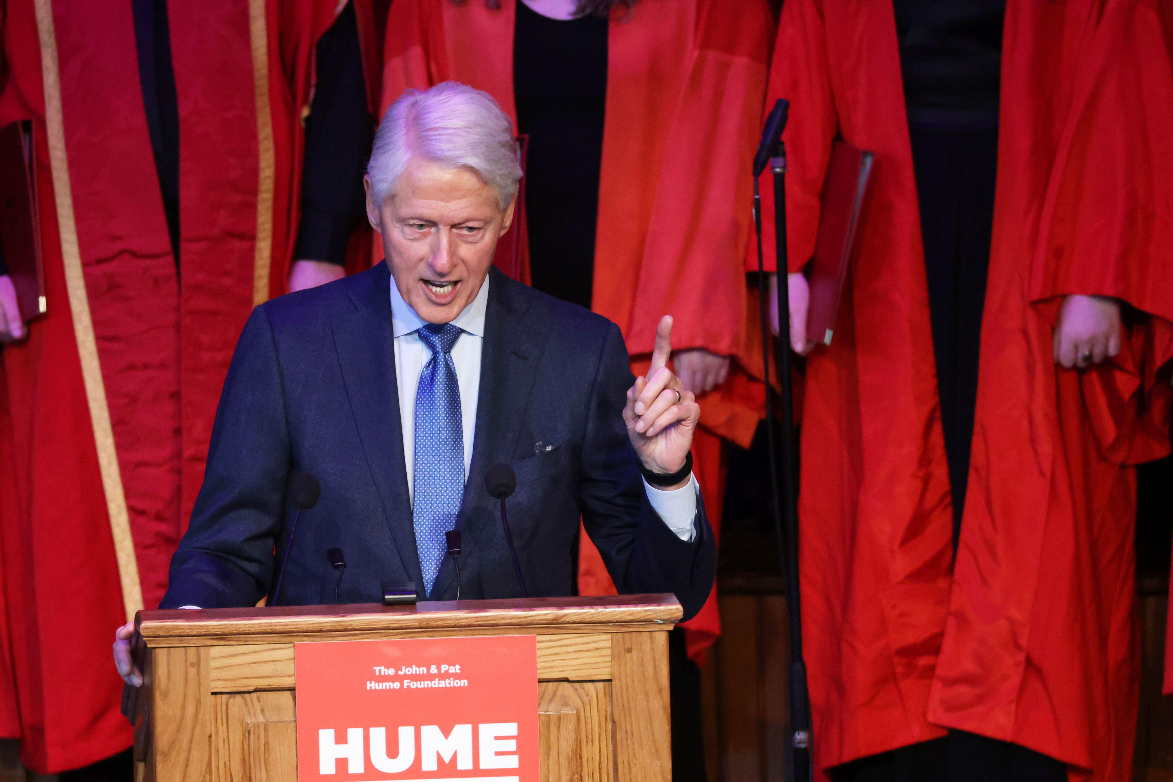 Good Friday Agreement: Clinton pays tribute to John Hume and David ...