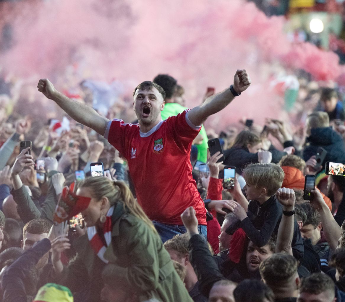 Wrexham beat Boreham Wood to secure promotion Wrexham beat Boreham Wood to secure promotion