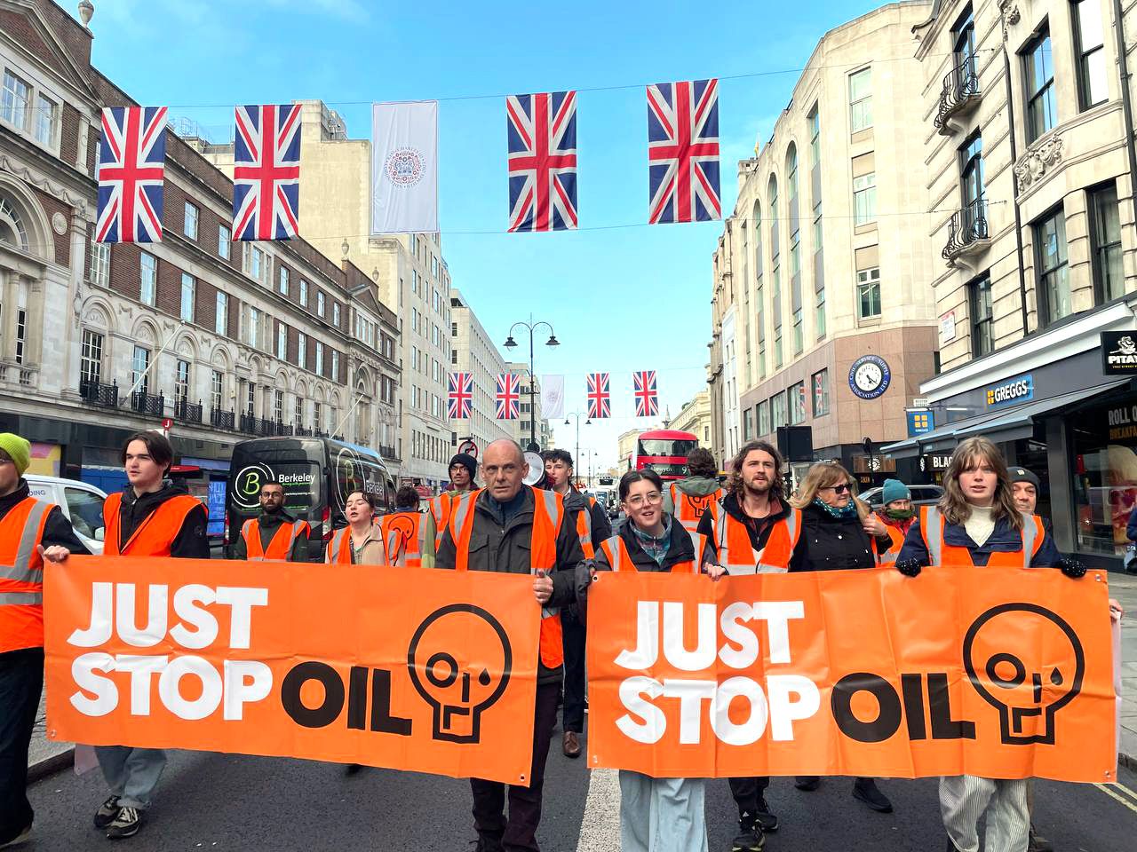 Just Stop Oil cause disruption in central London