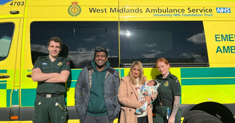 West Midlands Ambulance crew praised for saving expectant mum's life ...