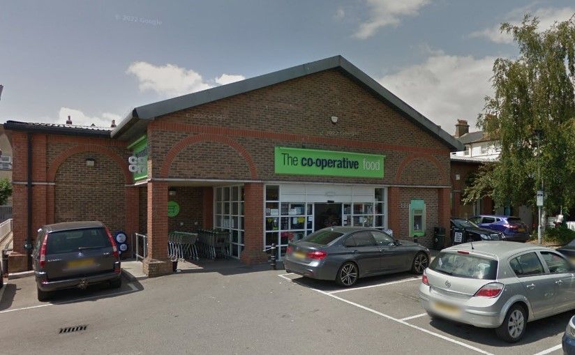 Thieves claiming to have weapon steal from Dorchester supermarket