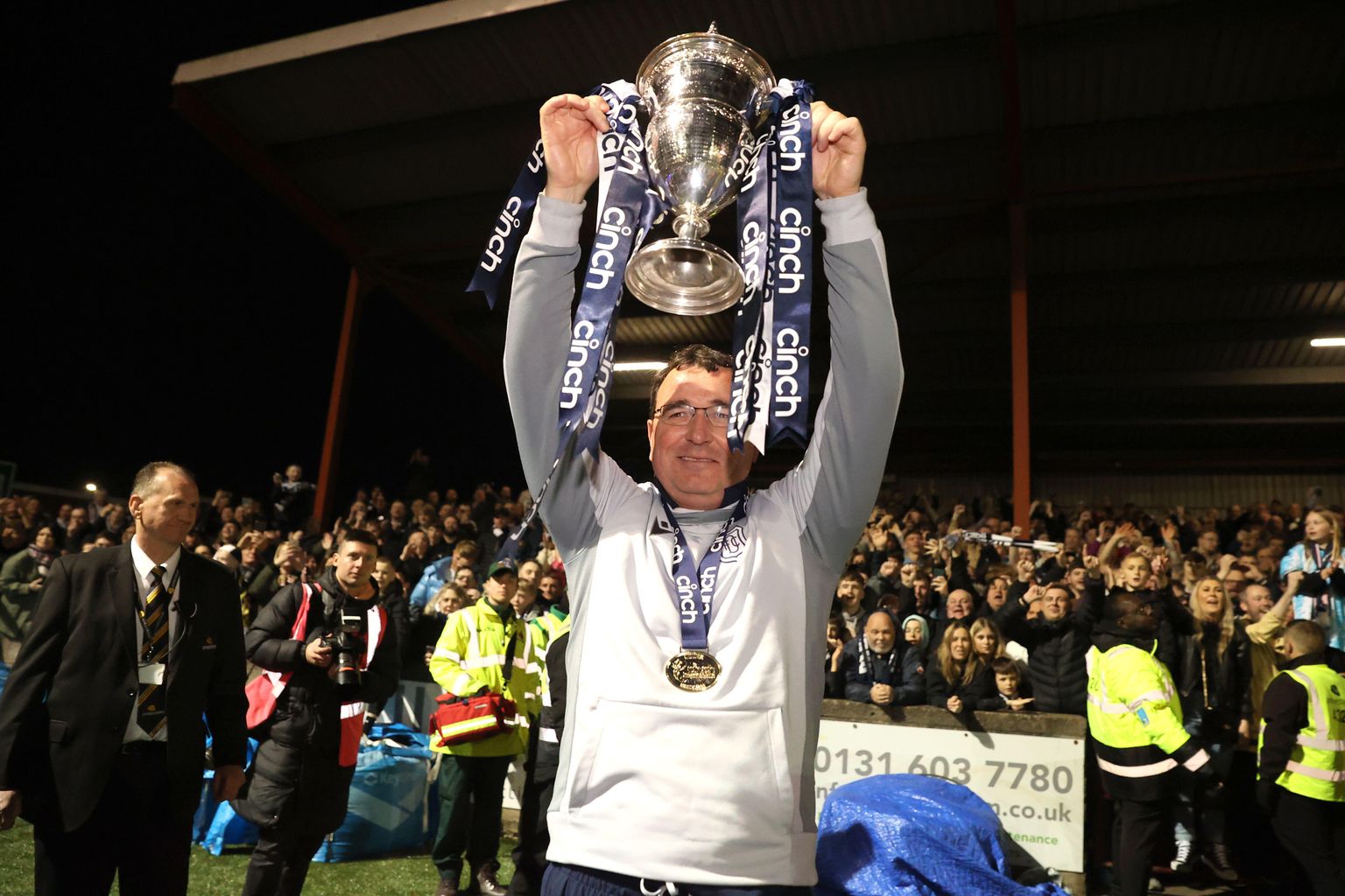 Dundee secure return to the Premiership after win over Queen's Park