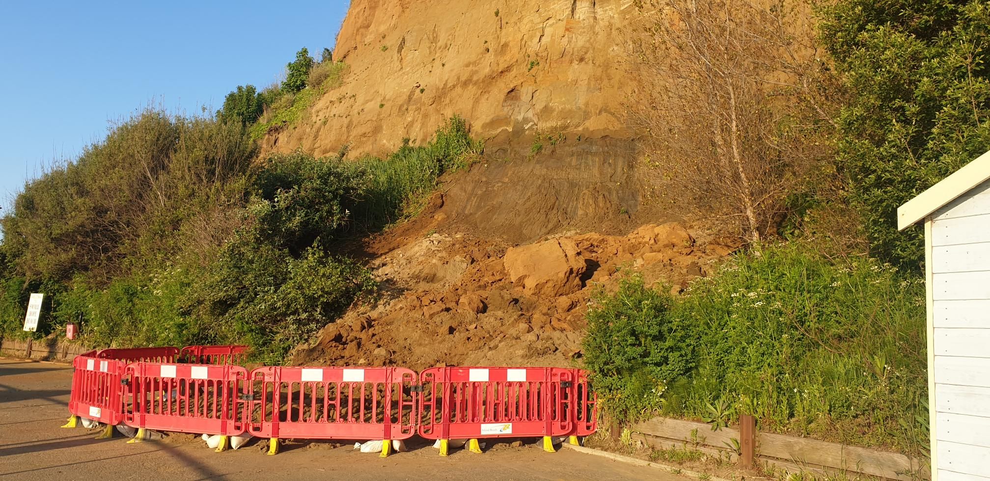 'Significant' cliff fall on the Isle of Wight | News - undefined