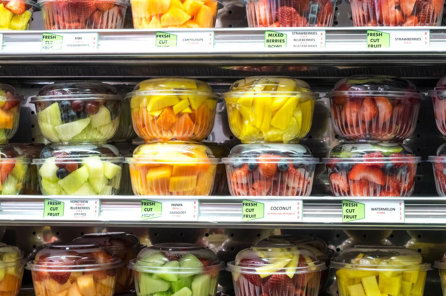 A UEA professor calls on supermarkets to use less plastic packaging ...