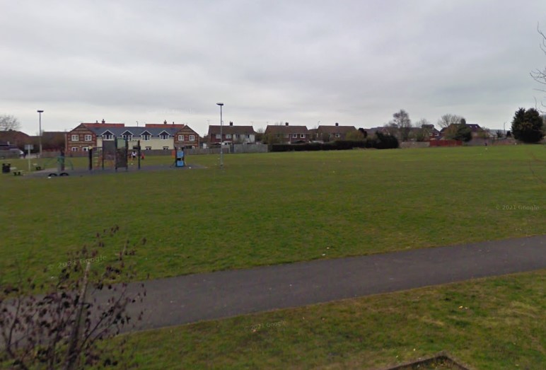 Man arrested after 'weapon waved' in Amesbury park | GHR Salisbury