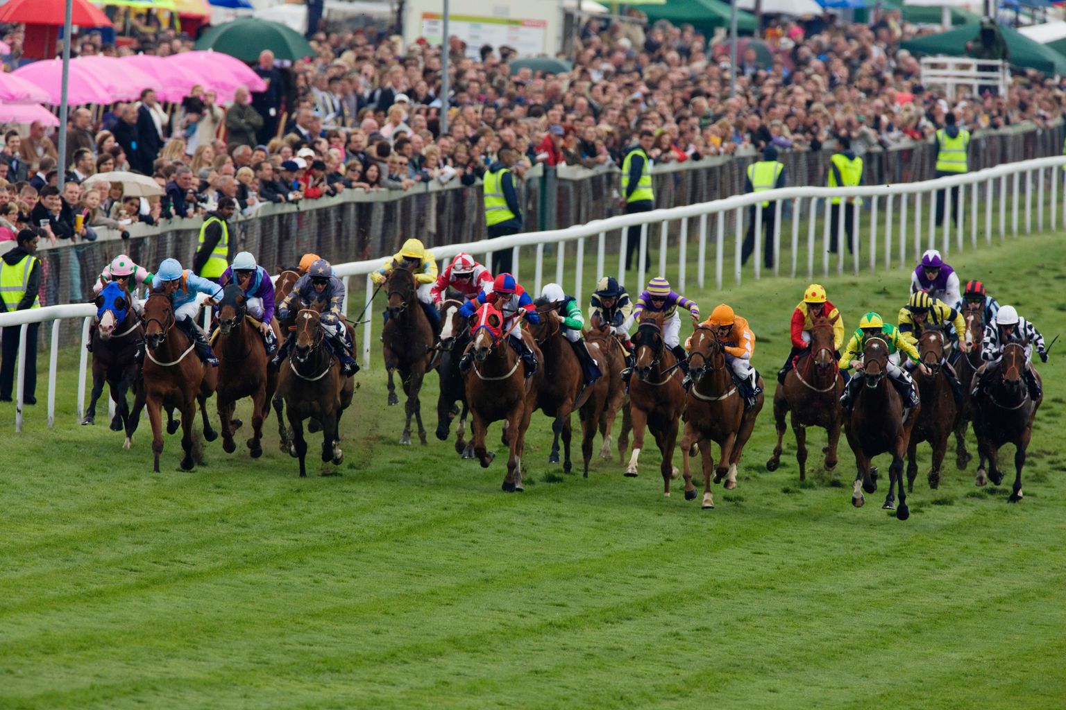 Nineteen Arrested at Epsom Derby | News - Greatest Hits Radio (London)