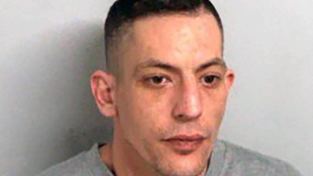 Unlicensed driver jailed after leaving girlfriend in crashed car