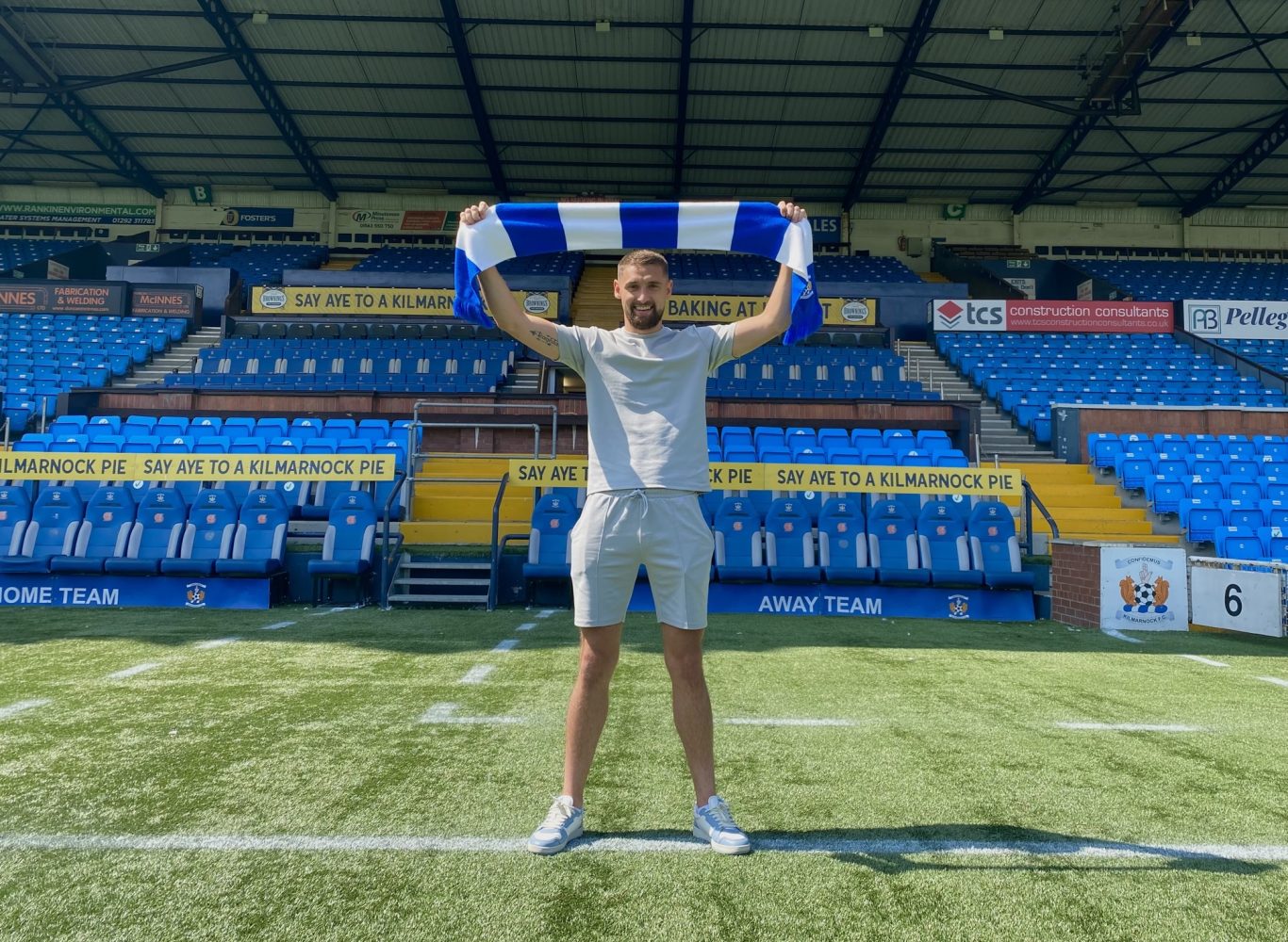 Kilmarnock sign Inverness defender Robbie Deas