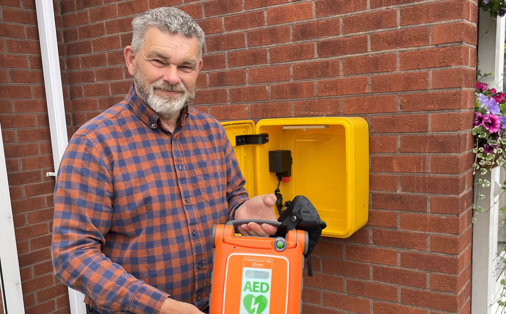 Defibrillator fear factor needs to end, believes heart attack survivor