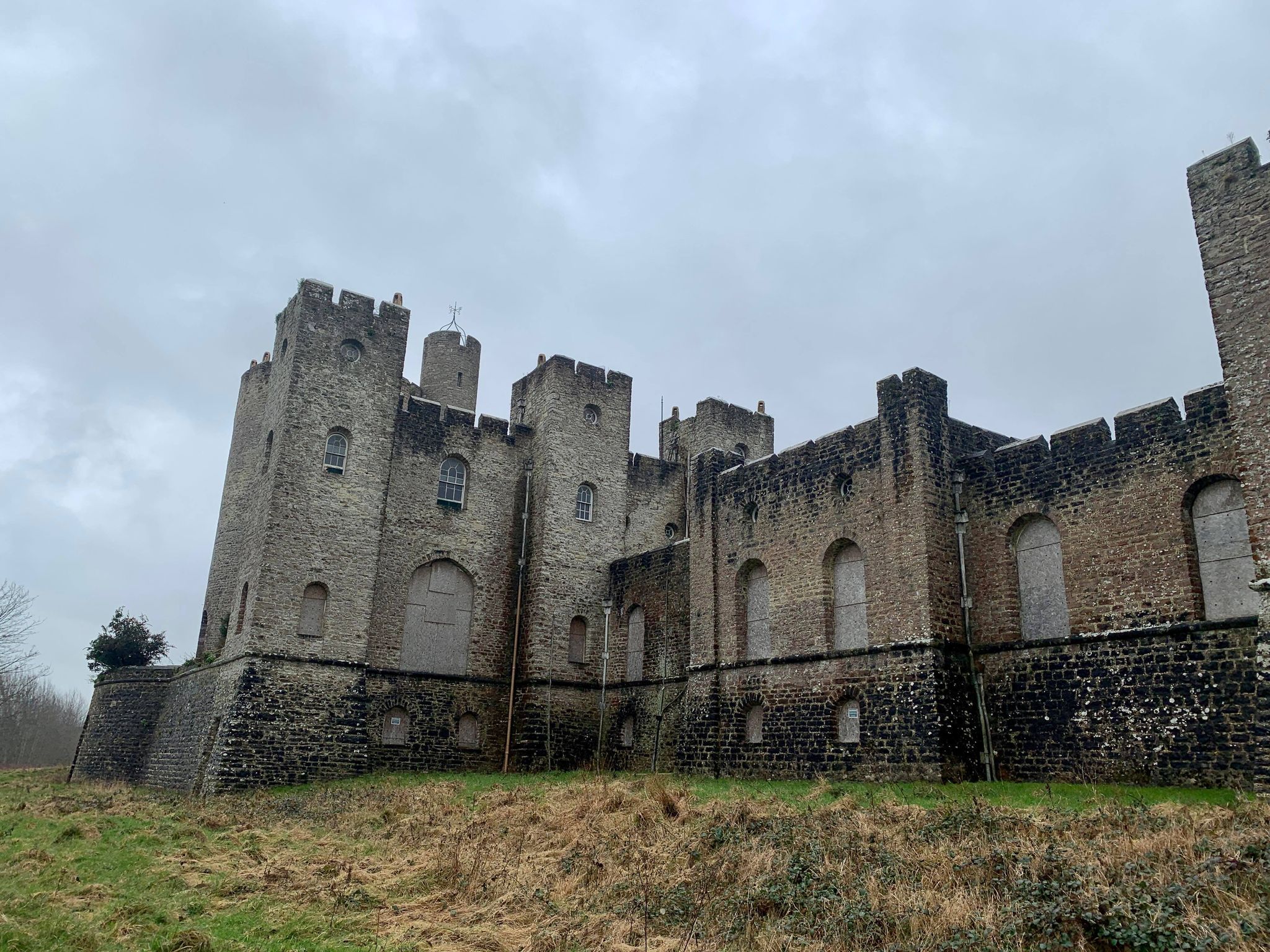 Urgent repairs ordered on dilapidated castle | News - Hits Radio (South ...