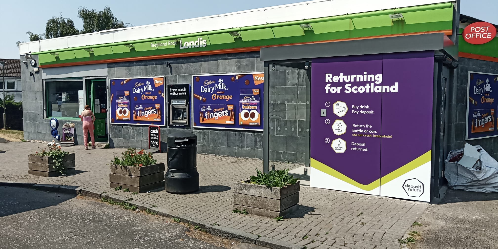 Paisley shop owner asks customers to return empty drinks containers