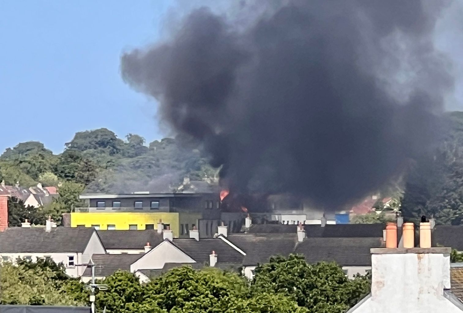 Residents asked to keep windows shut due to fire in East Craigs