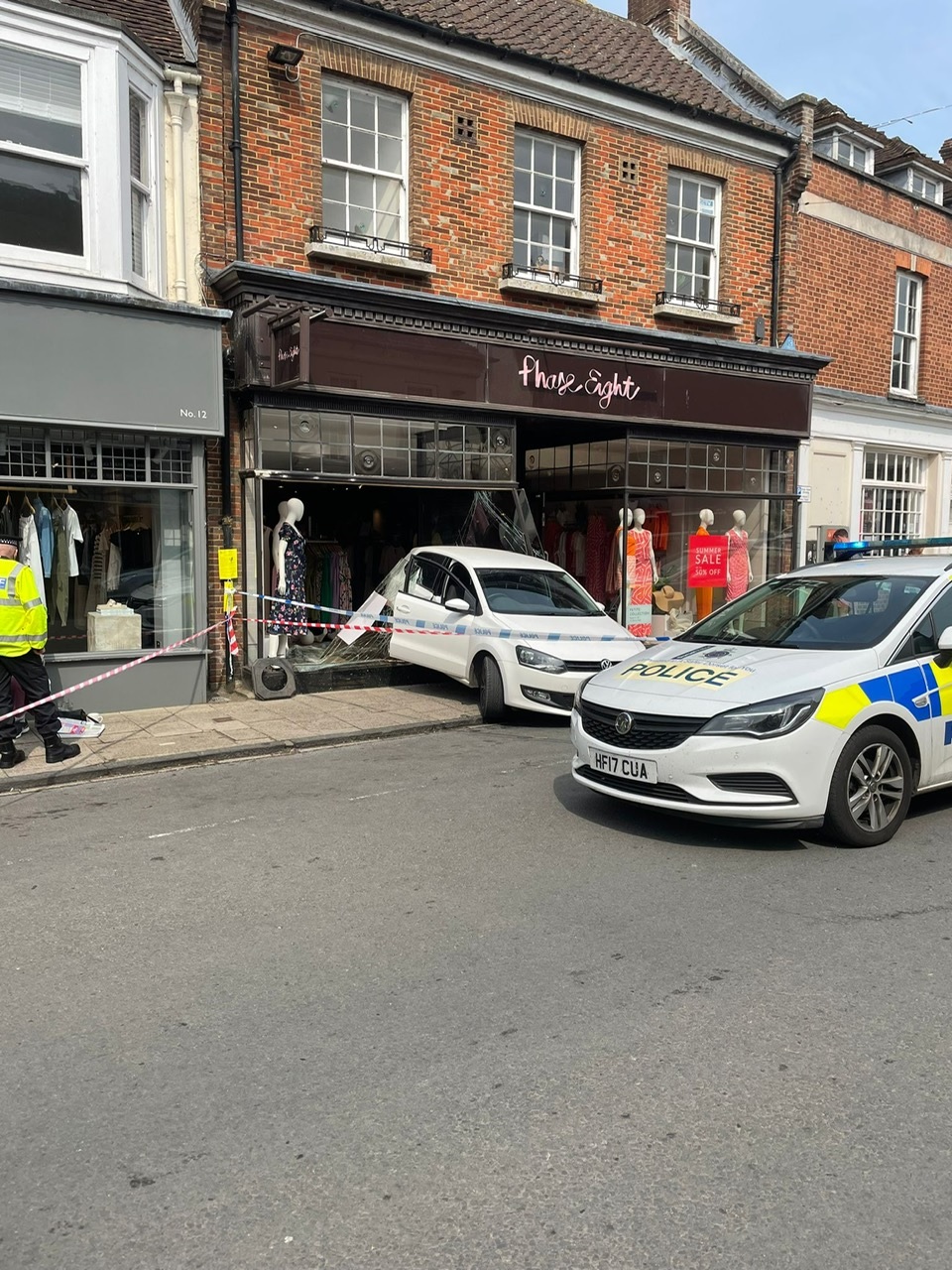 Car smashes into shop in Wimborne town centre | News - undefined
