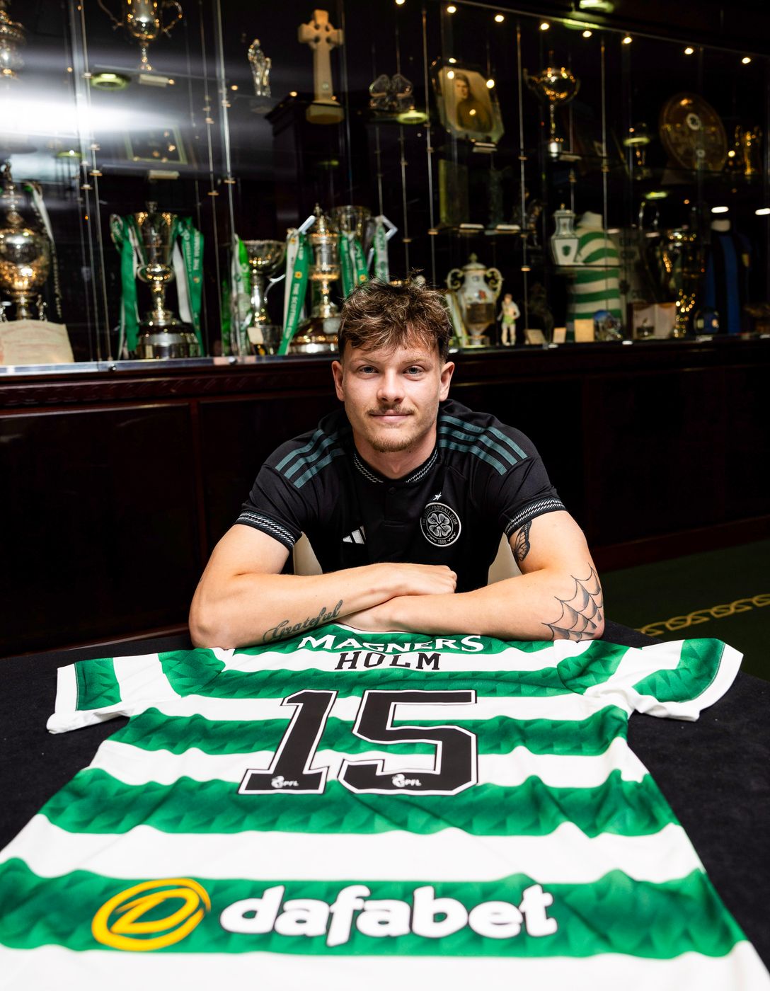 Holm eager to leave Norway 'as soon as possible' after Celtic bid.