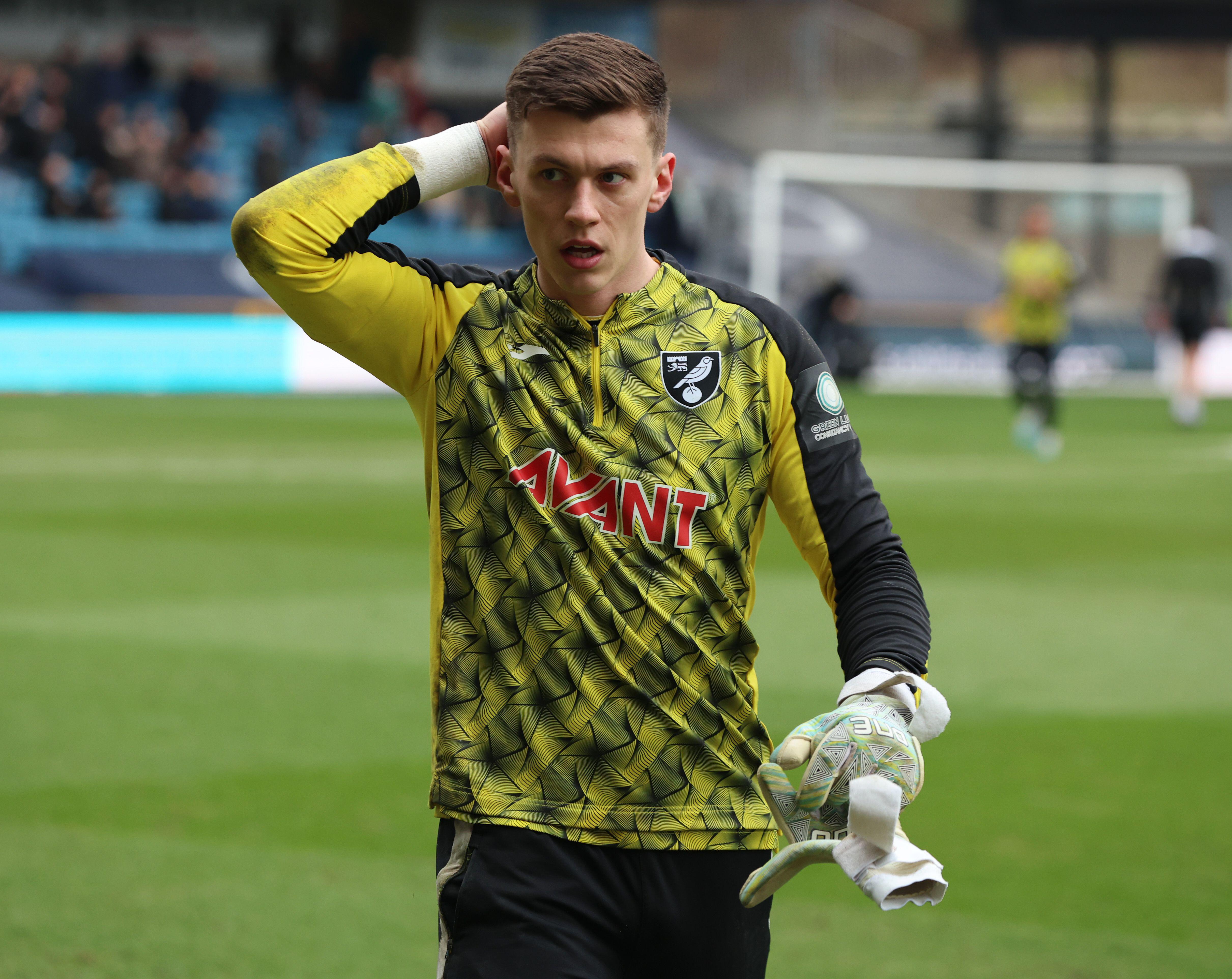 Norwich goalkeeper Jon McCracken joins Dundee on season-long loan ...