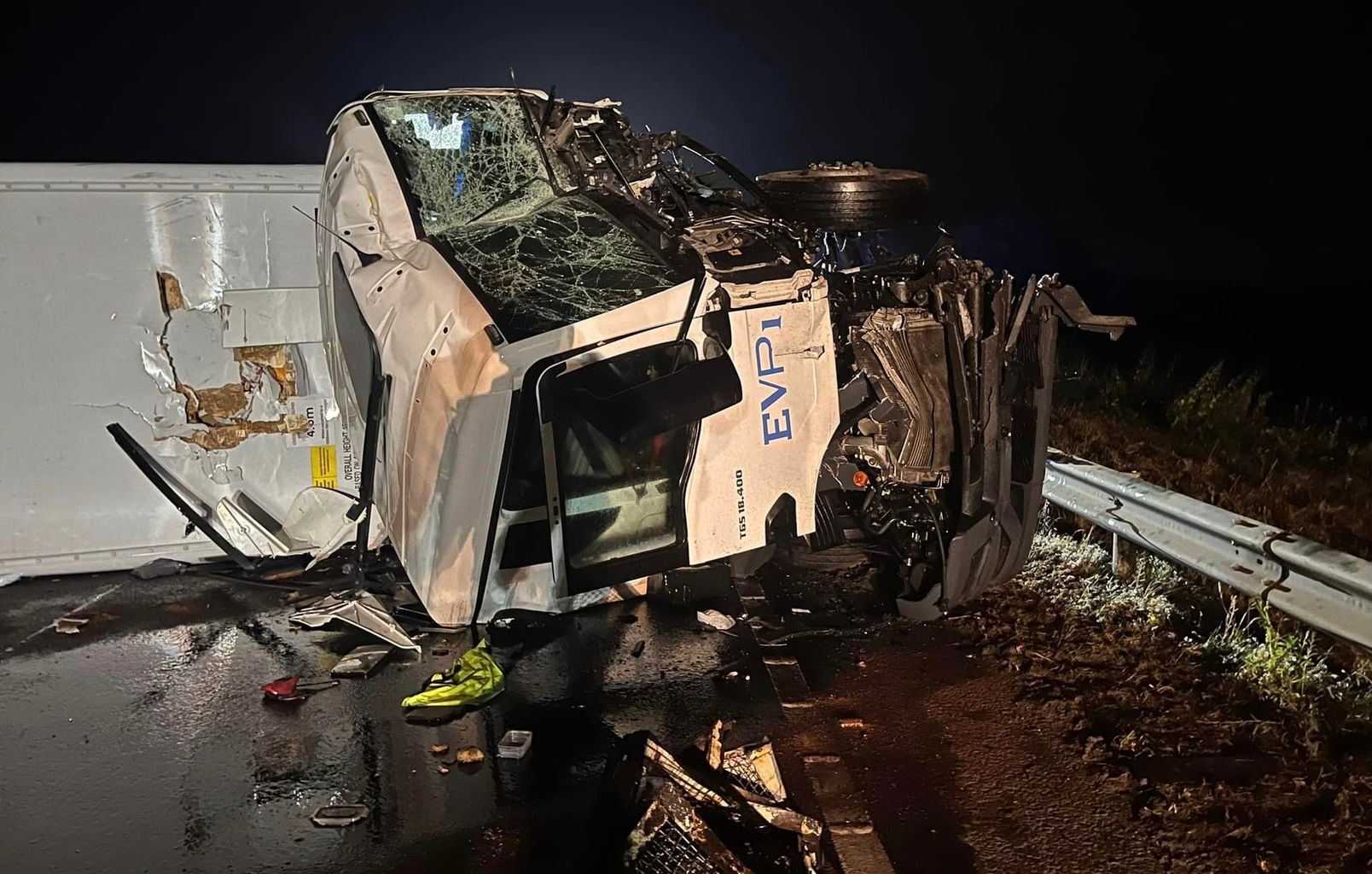 'Amazingly everyone was unharmed' say fire crews after A38 accident ...