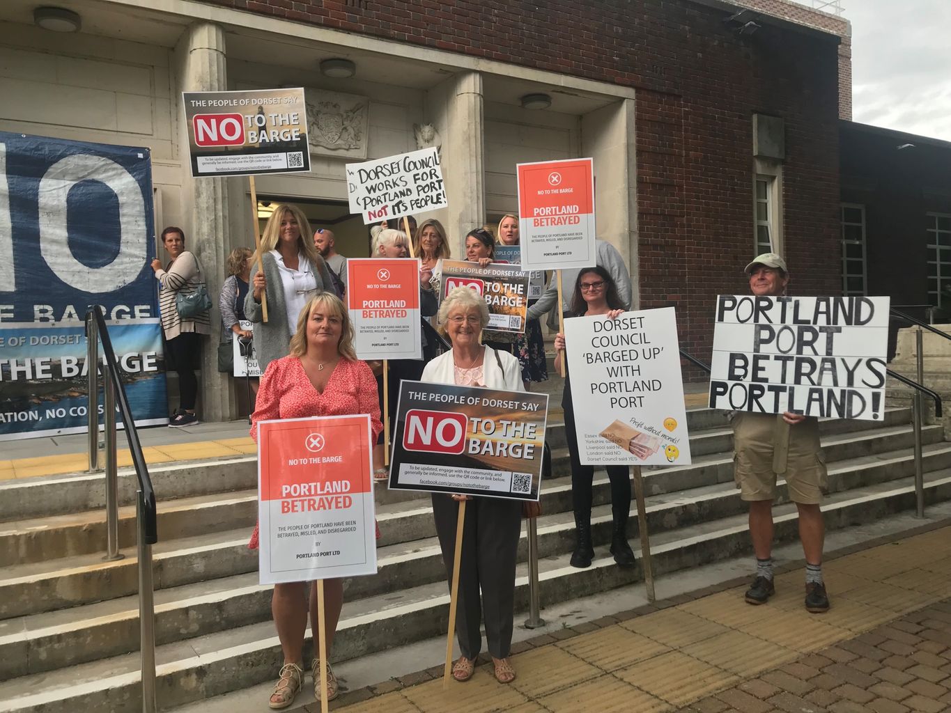 Barge deal condemned by Dorset councillors