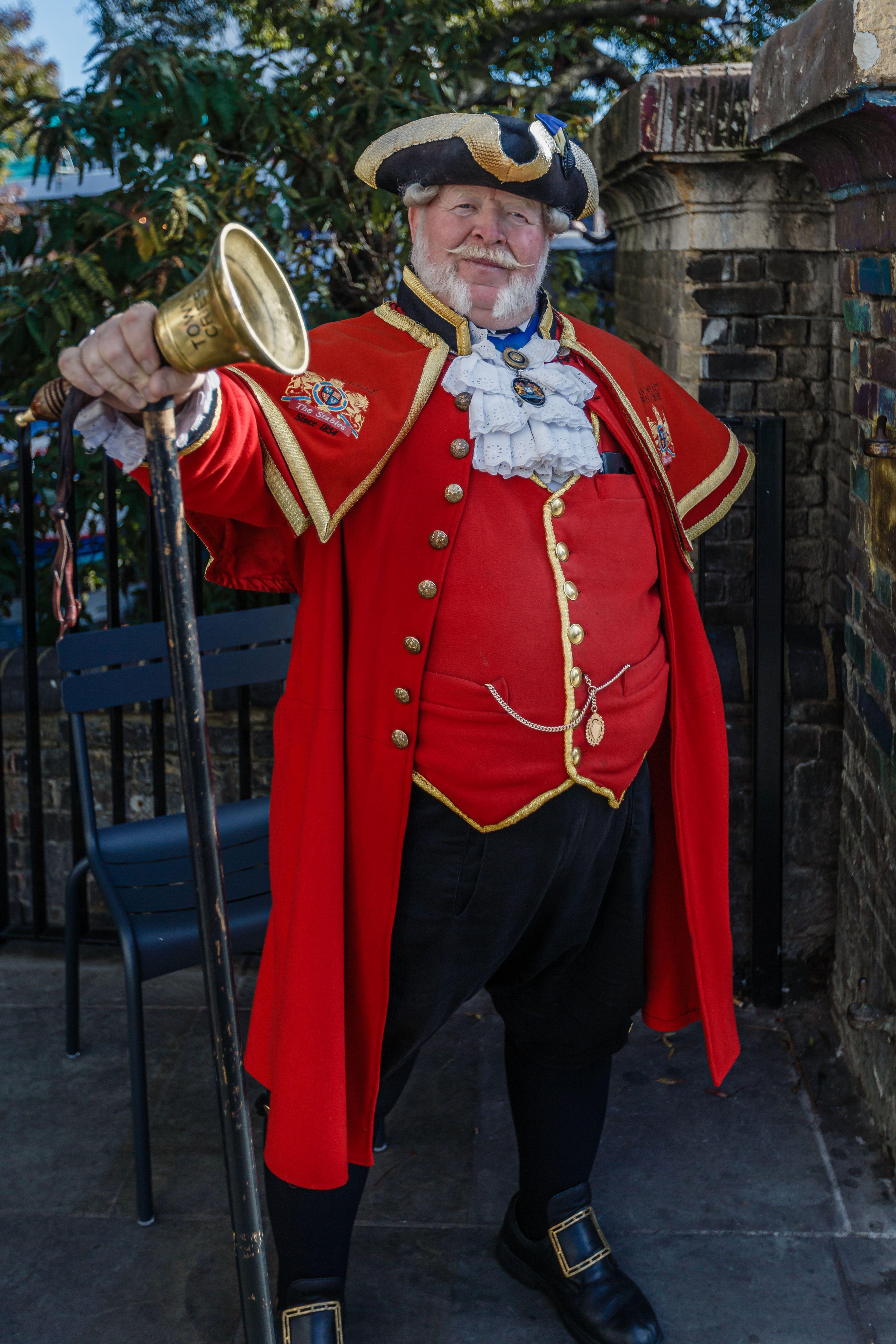 Town crier revival for Isle of Wight? | News - undefined