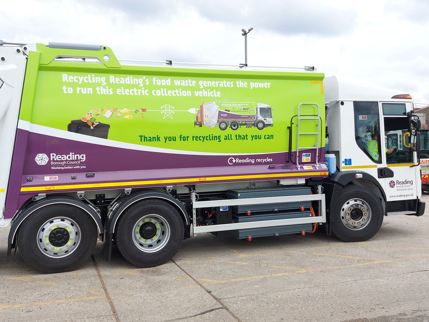 Electric bin lorries named in Reading