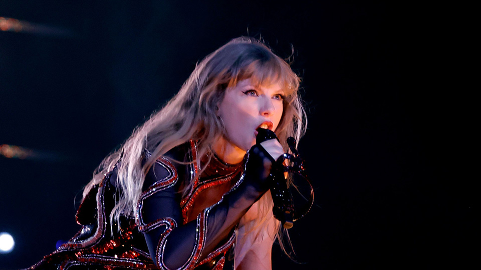 Taylor Swift pens handwritten letter to Lily Allen's daughter