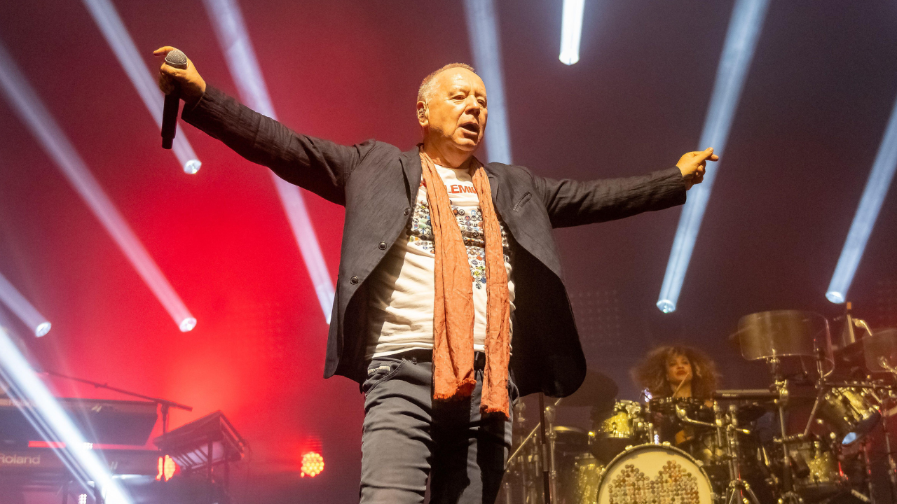Simple Minds to bring exciting global tour to Belfast next year