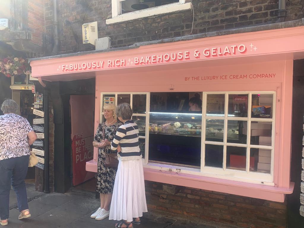 York businesses welcome hot weather following "disappointing summer"