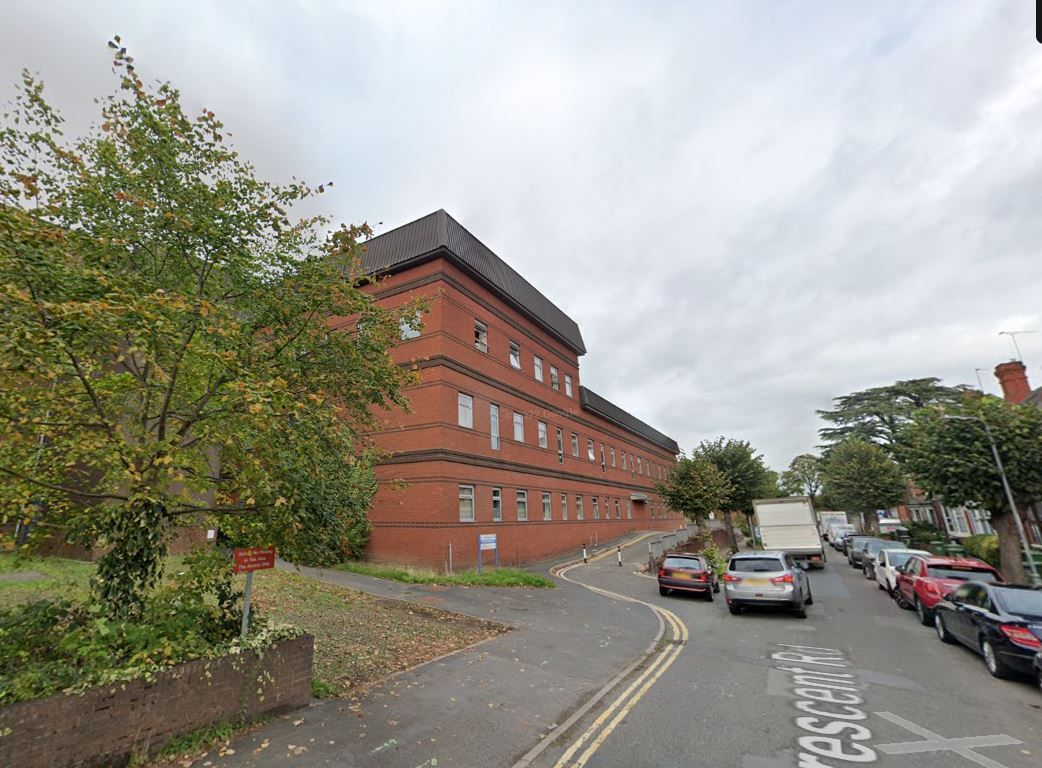 Work 'continuing' after risky concrete found in Worcester hospital roof ...