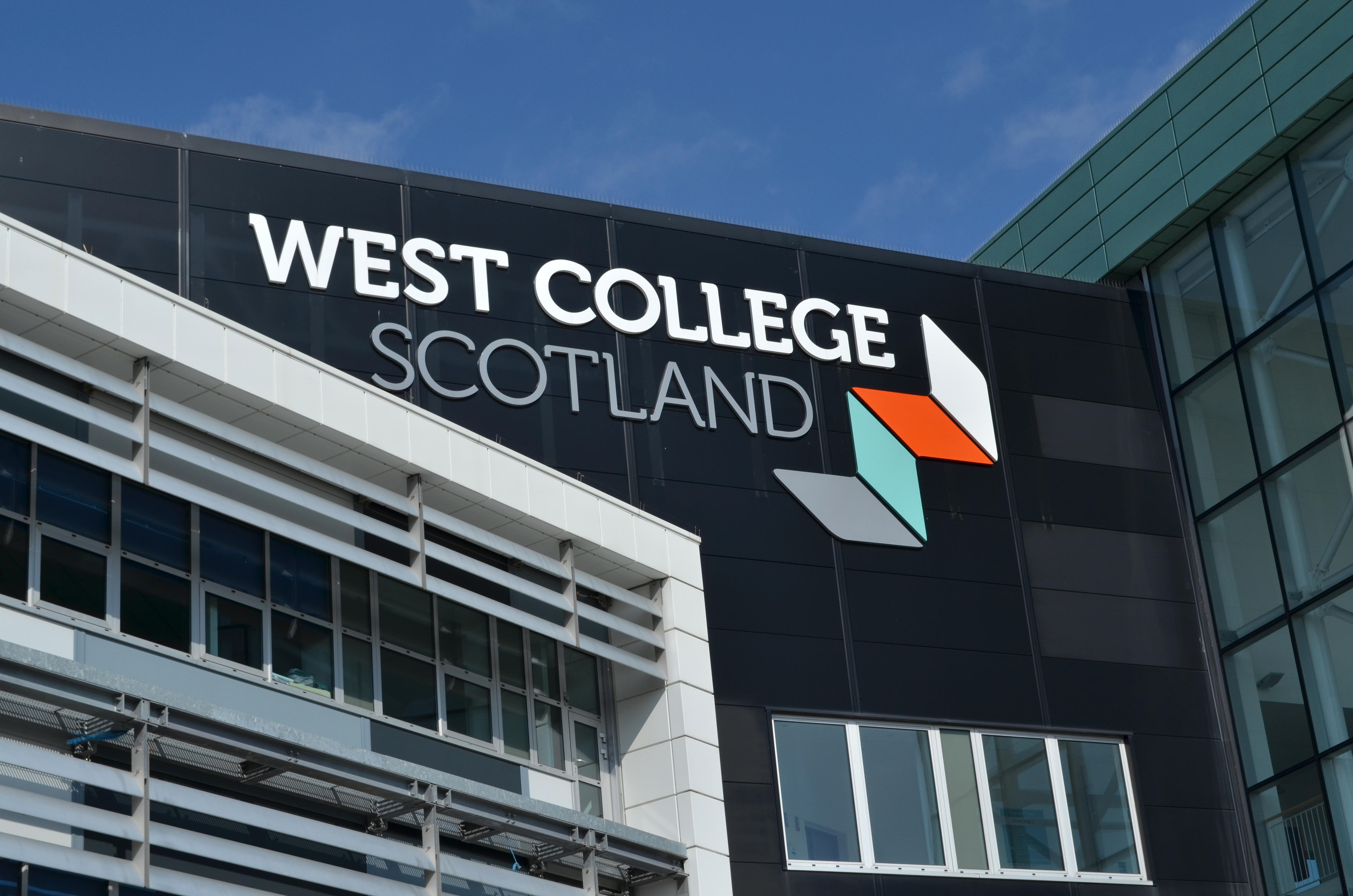 College strikes go ahead in Scotland as union hits out at minister