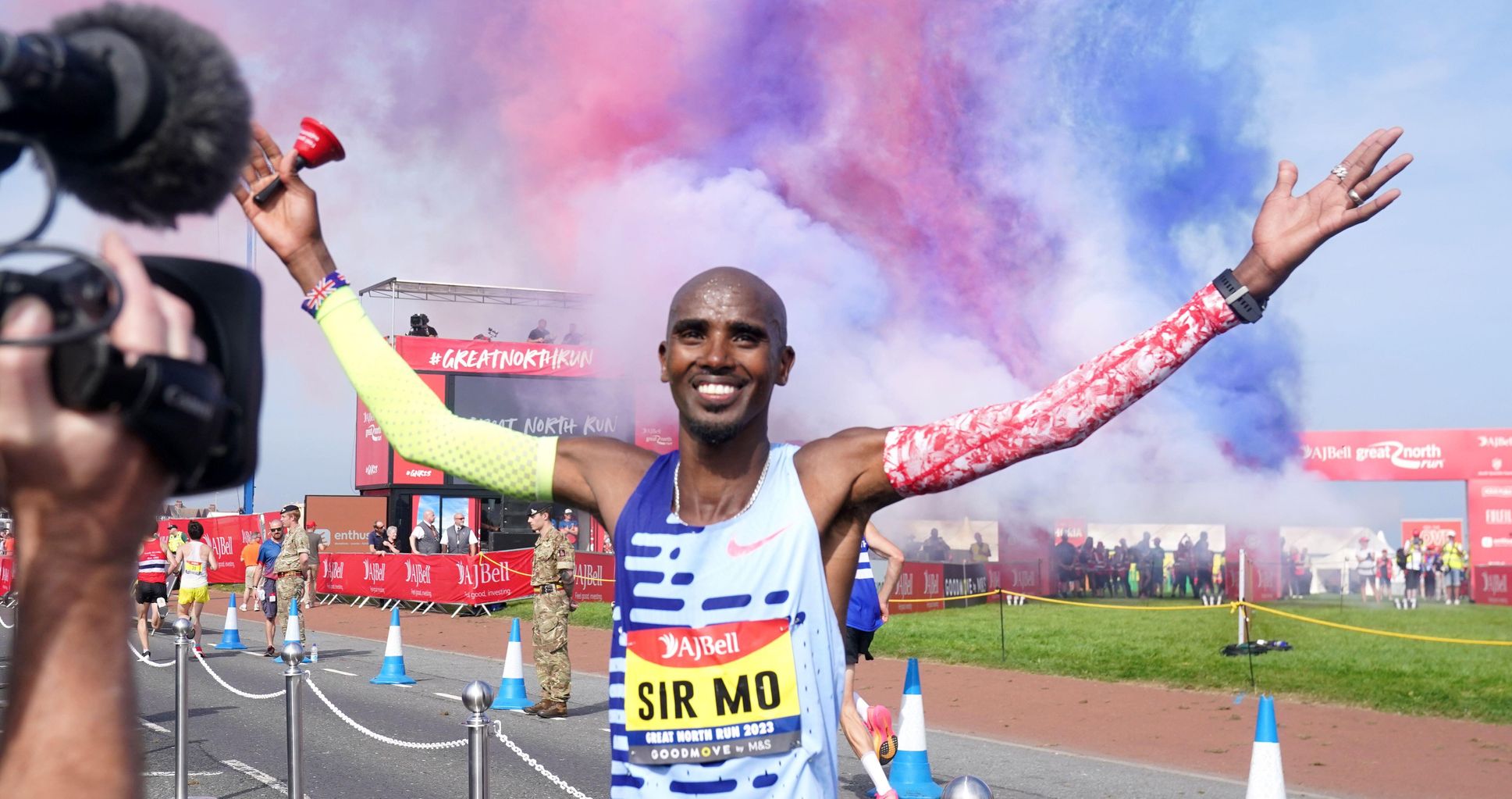 Mo Farah comes 4th in his final competitive race at the Great North Run