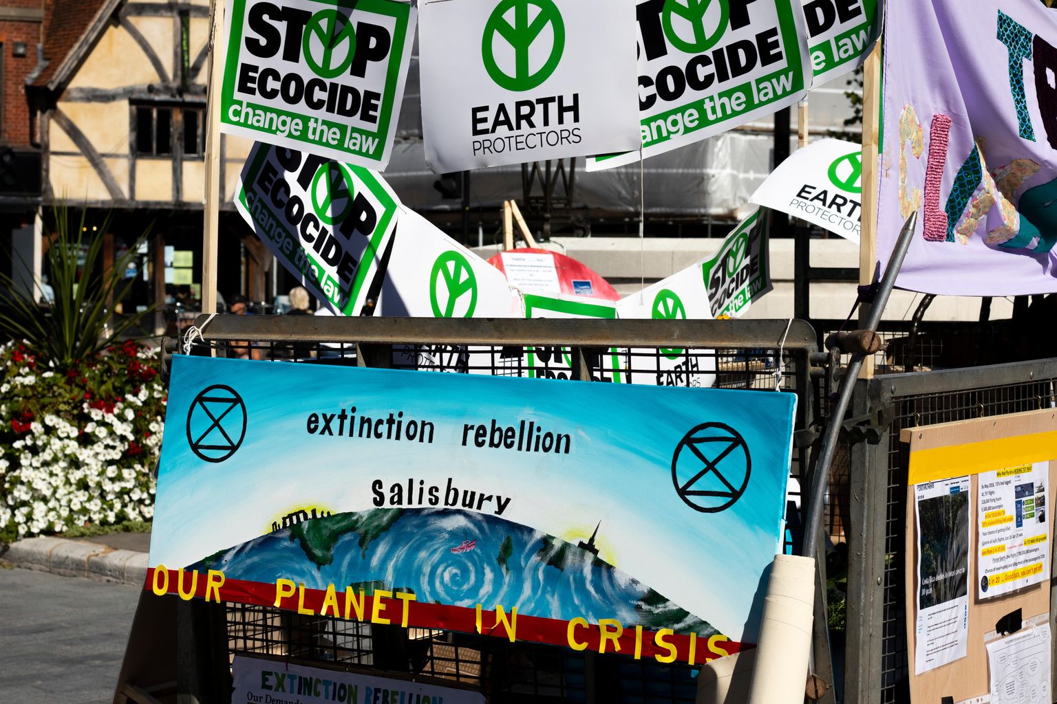 Salisbury climate activists demand biggest polluters 'pay up'