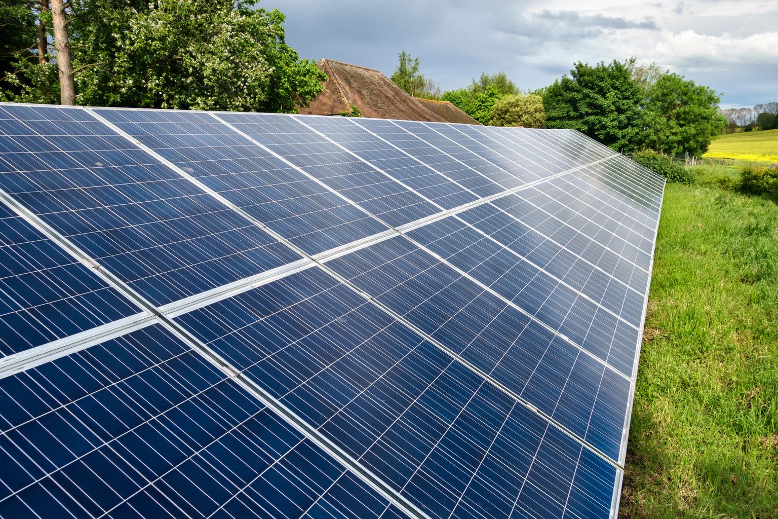 'Glint and Glare' risk to pilots blocks solar farm near Andover