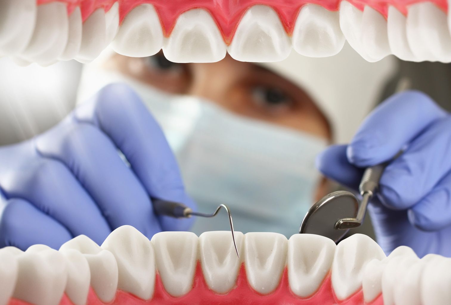 NHS dentist 'gives back contract' as petition calls for emergency ...