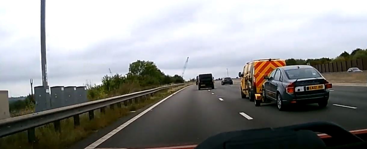 Shocking video shows drunk driver veering across all 4 lanes of M1 ...