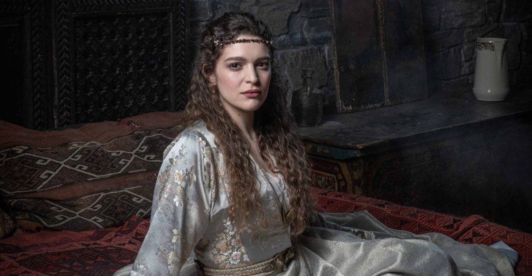 Καλλιόπη Χάσκα: Αποκάλυψε πως πήρε τον ρόλο της Μεταξίας στη "Μάγισσα ...