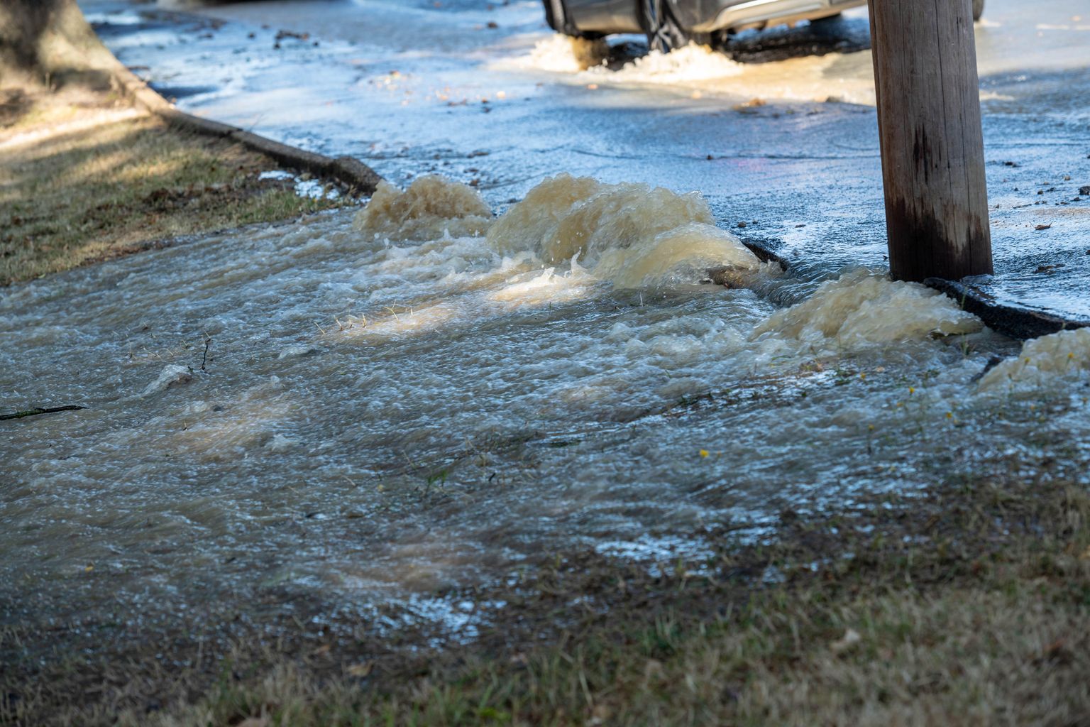 Burst pipe leaves some homes on Essex coast without water
