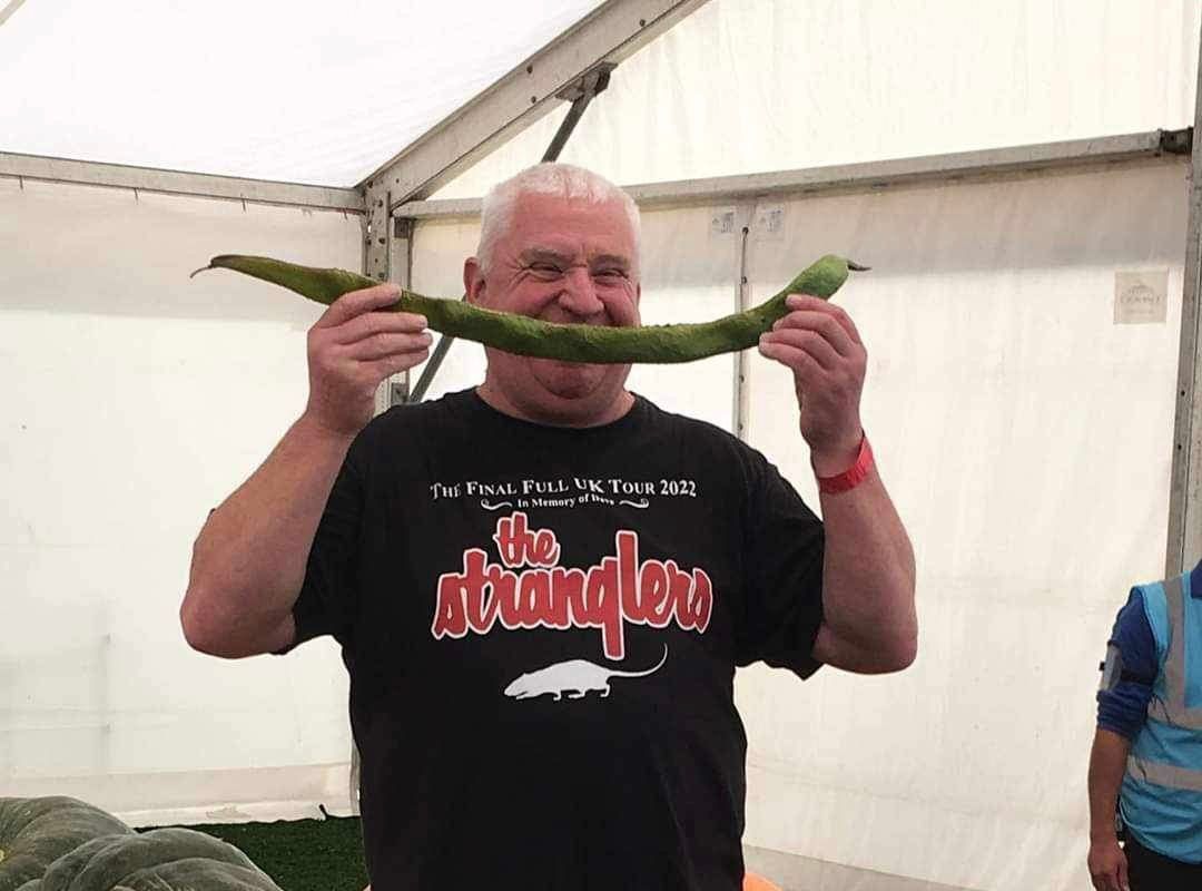 Man sets runner bean world record in Malvern