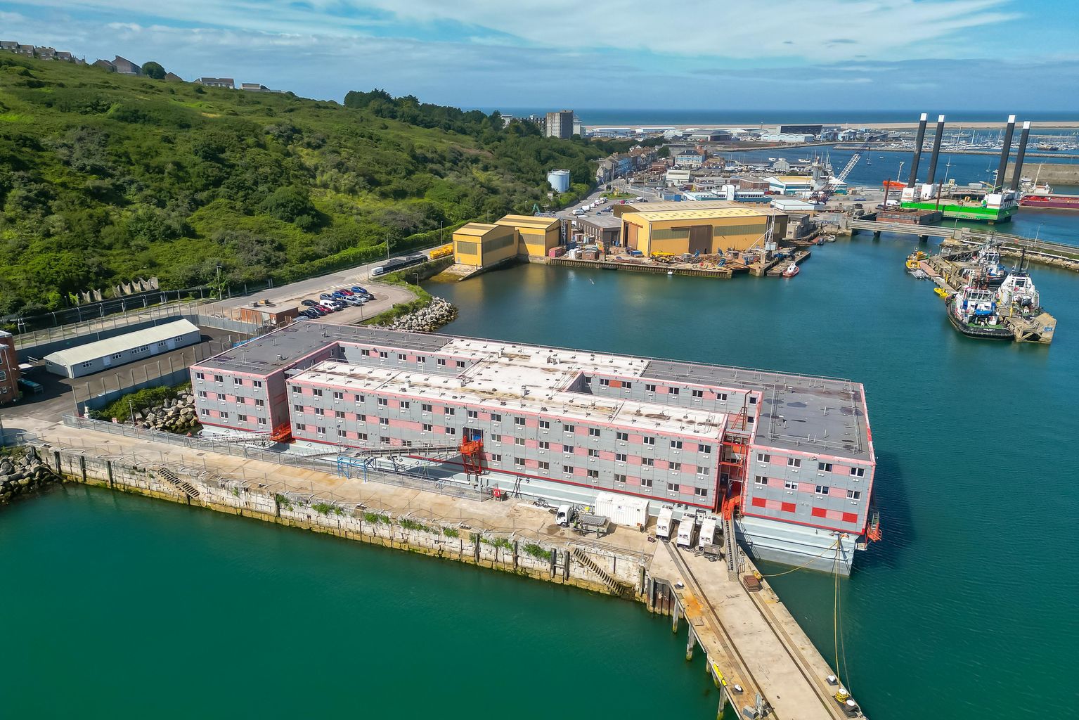 Backbench Labour MPs visiting Bibby Stockholm asylum seekers