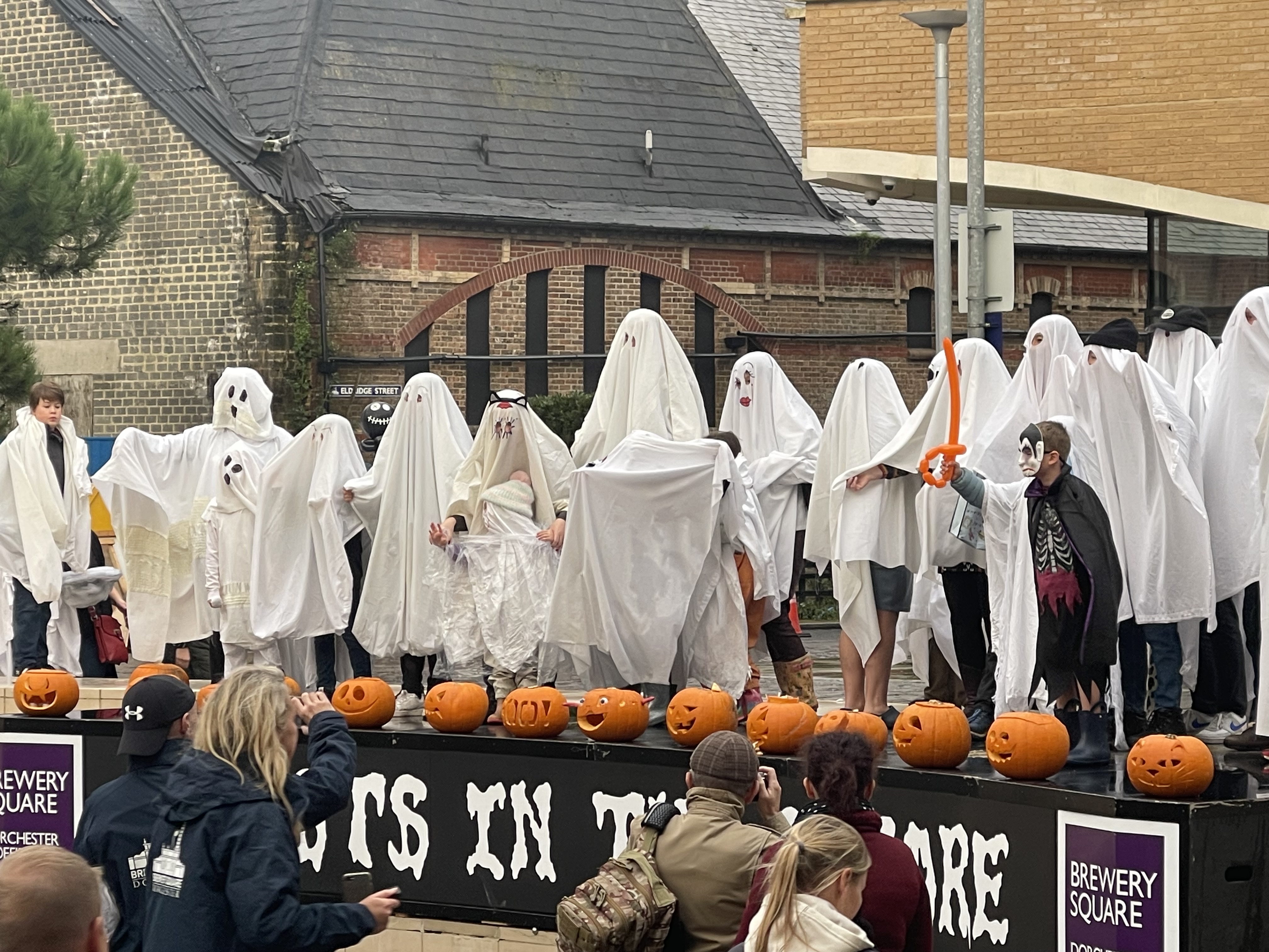 Dorchester fails to bring ghosts together for world record attempt