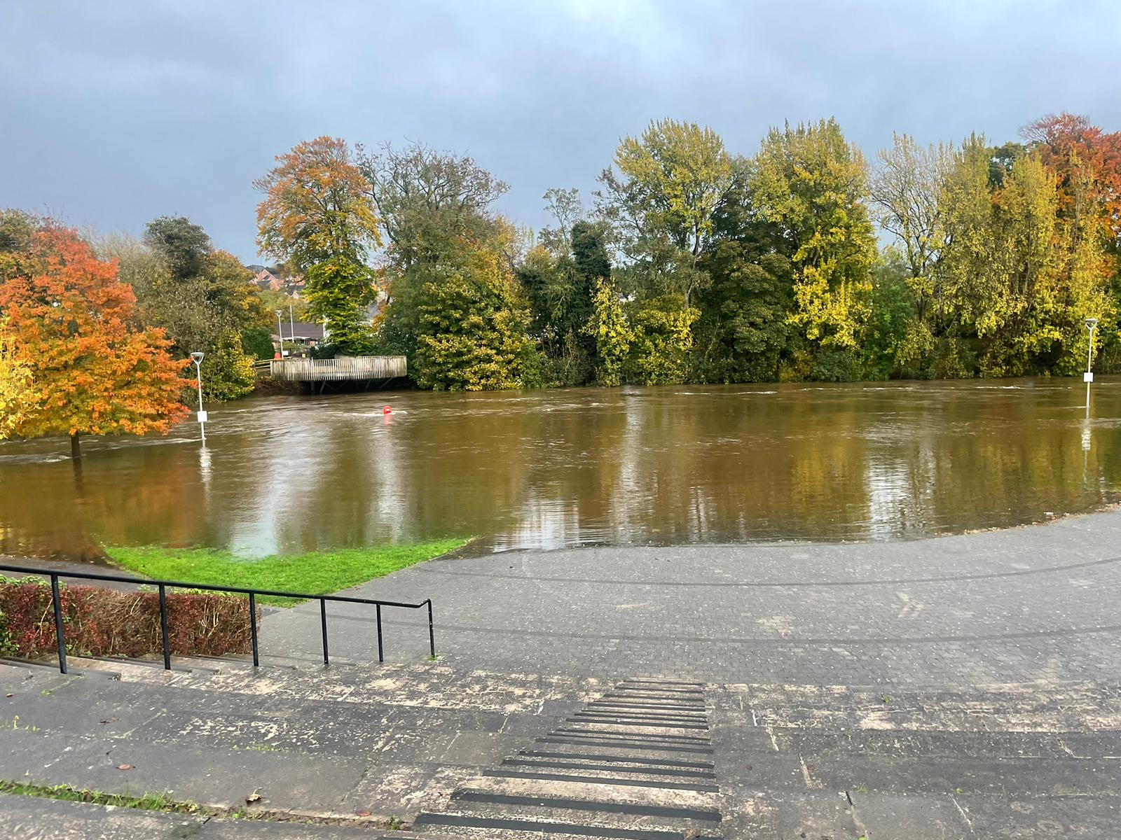 The PSNI is warning the public to leave a flood-hit park in Banbridge