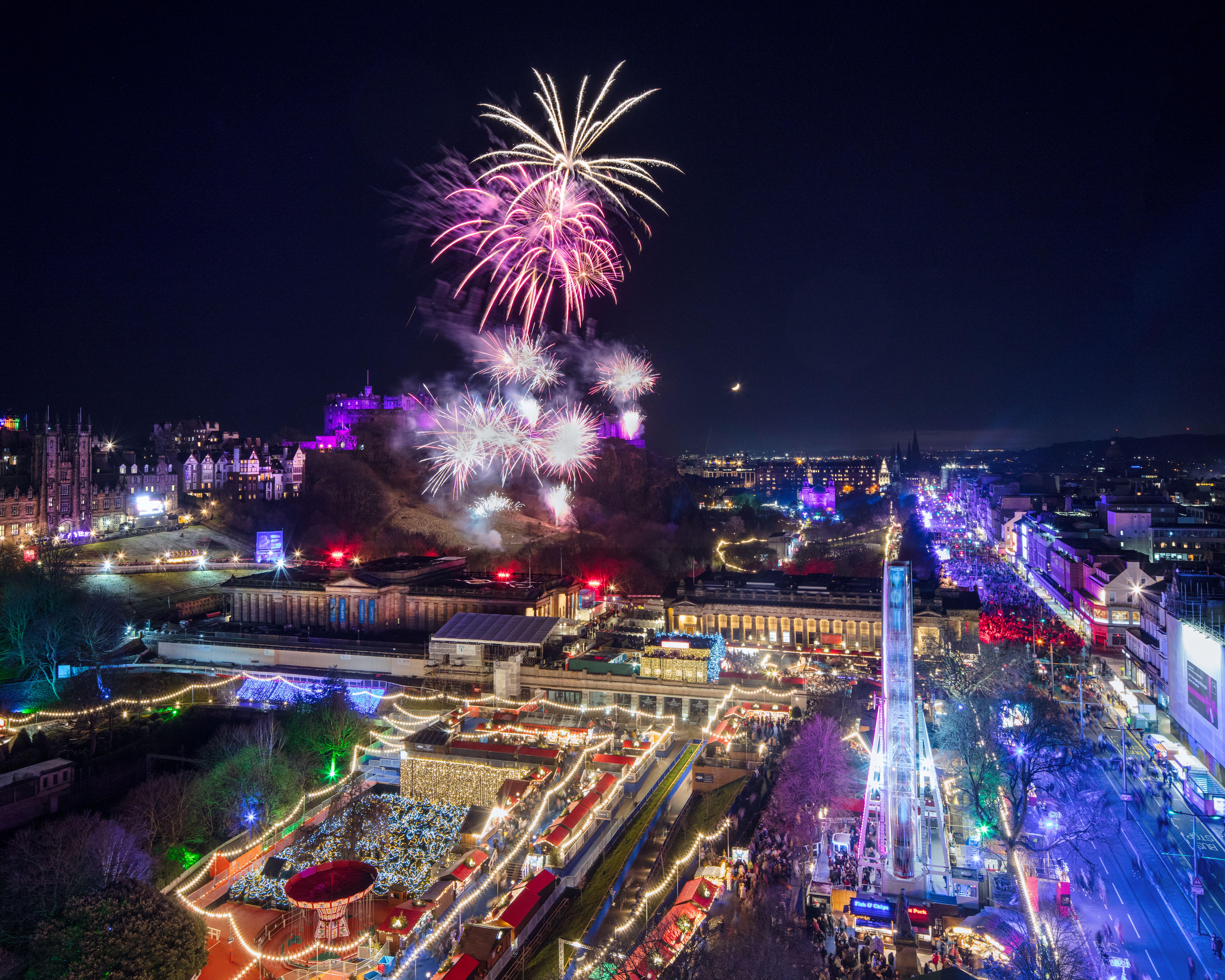 Edinburgh marks 30th anniversary of Hogmanay celebrations | News - Forth 1